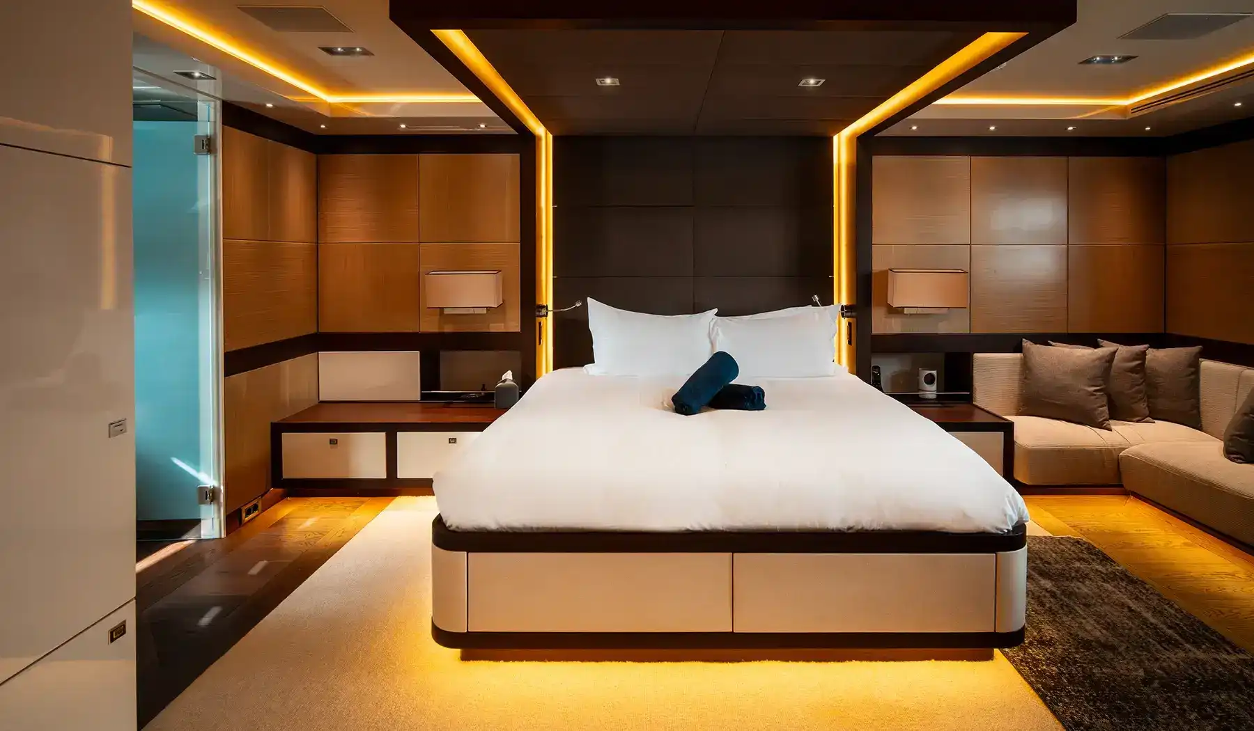 LOGOS SANTORINI 115FT | Ultimate Luxury Charter